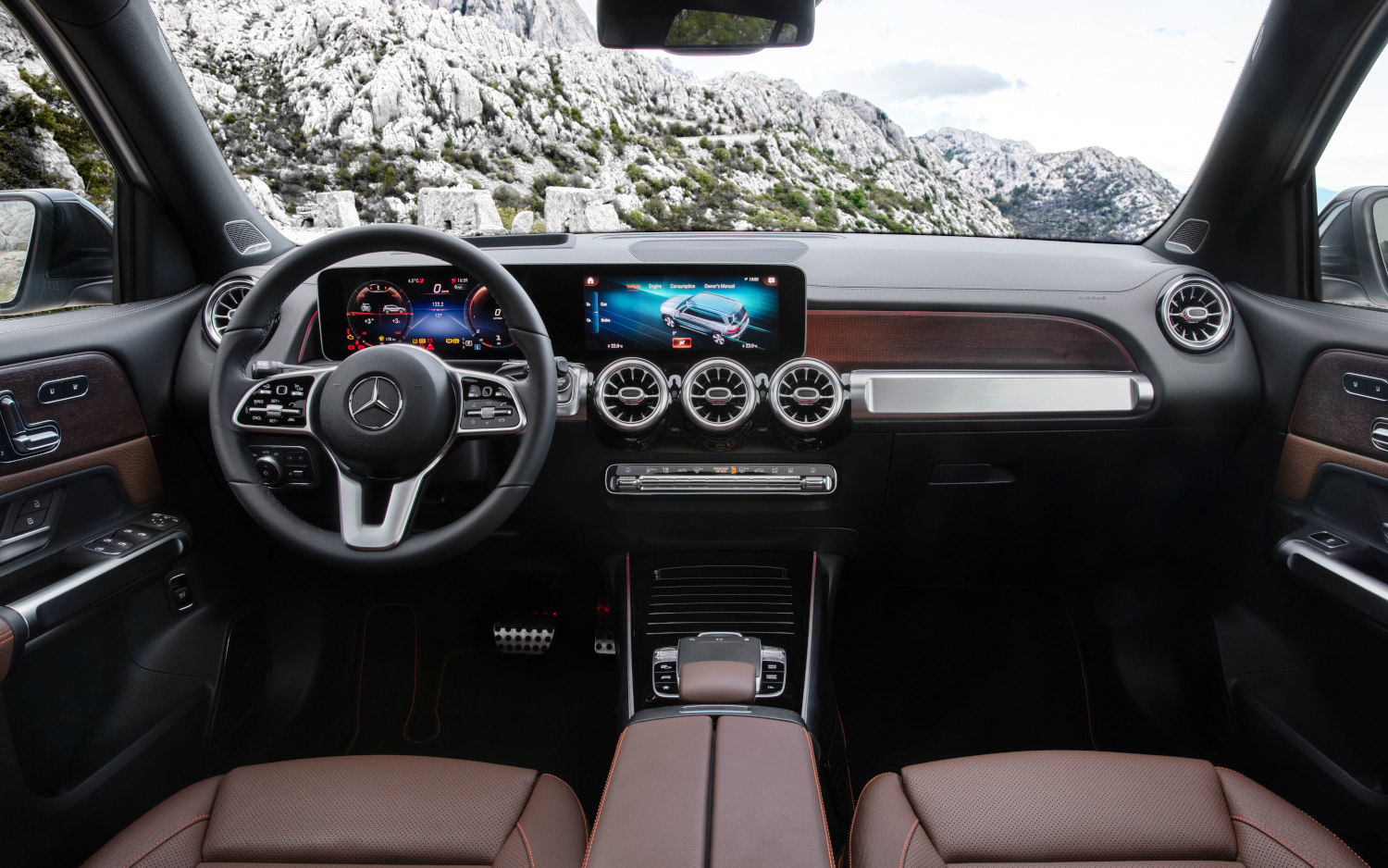 comparison-mercedes-amg-glb-35-2021-vs-mercedes-benz-glb-250-2021